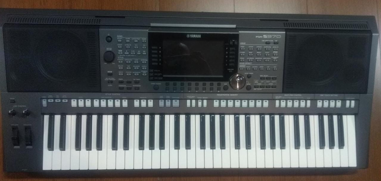 TECLADO YAMAHA PSR-970 USADO