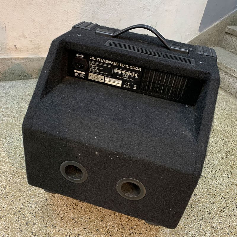 AMPLIFICADOR BEHRINGER BXL 900A PRETO USADO