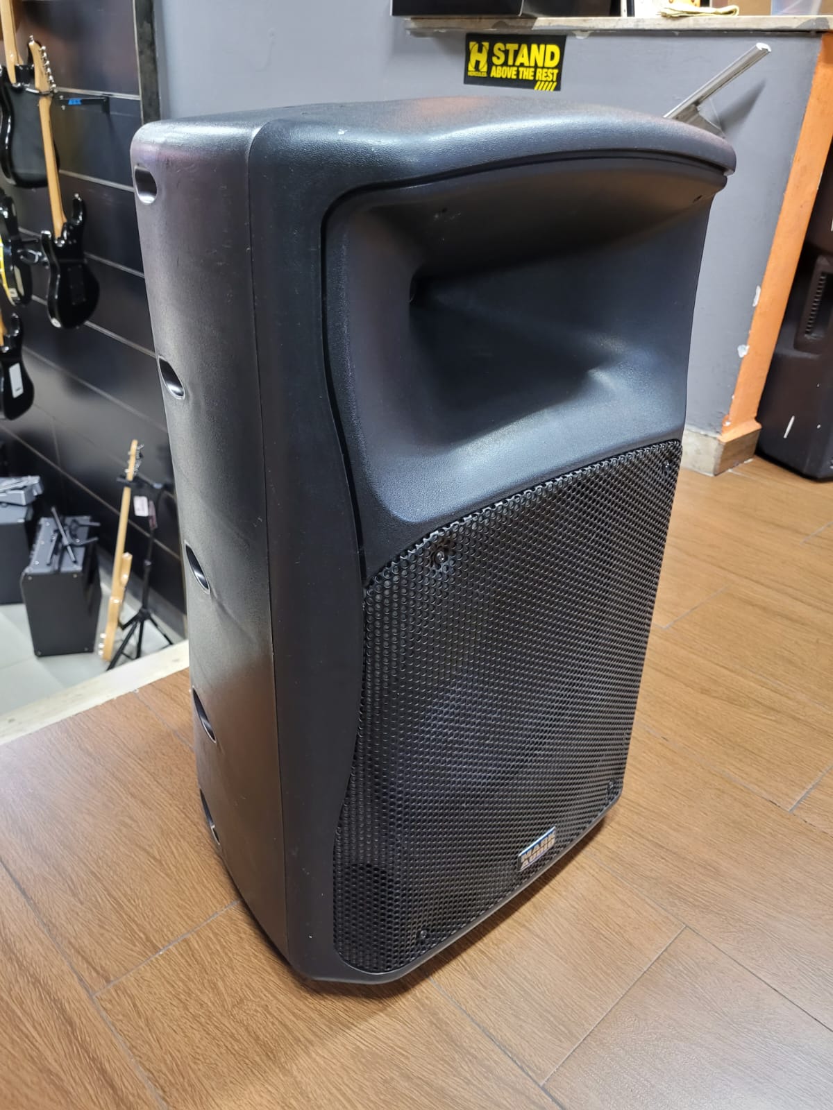 CAIXA MARK AUDIO MKA-1550A 500W USADO