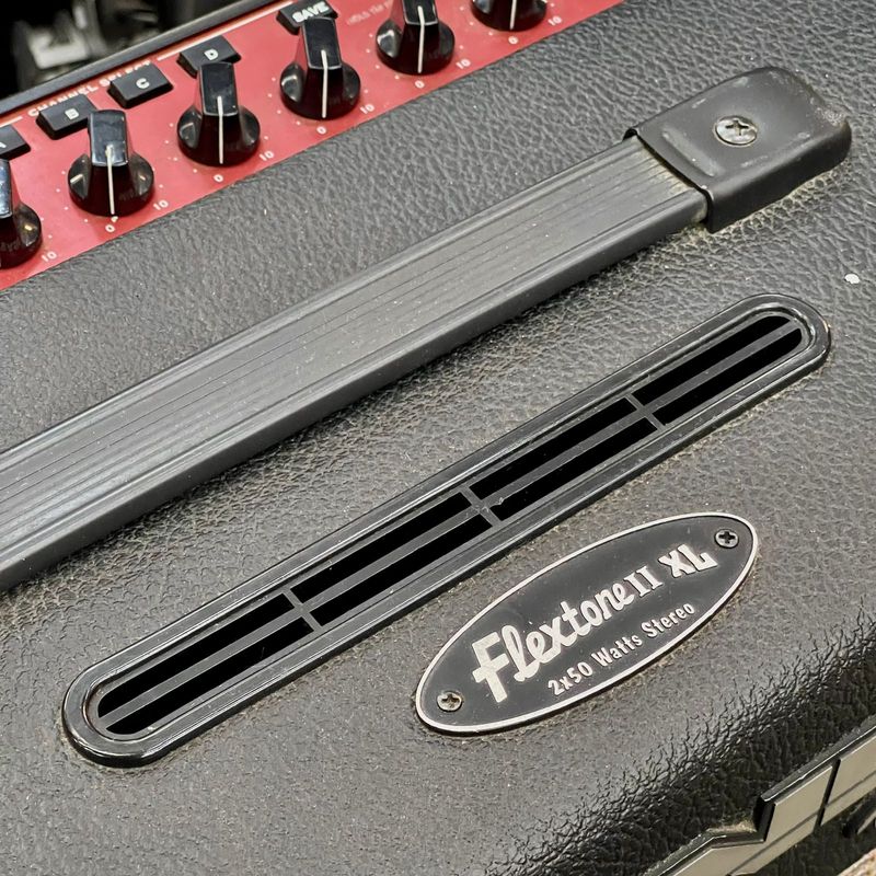 COMBO LINE 6 FLEXTONE II XL 100W COM FOOT FB4 USADO